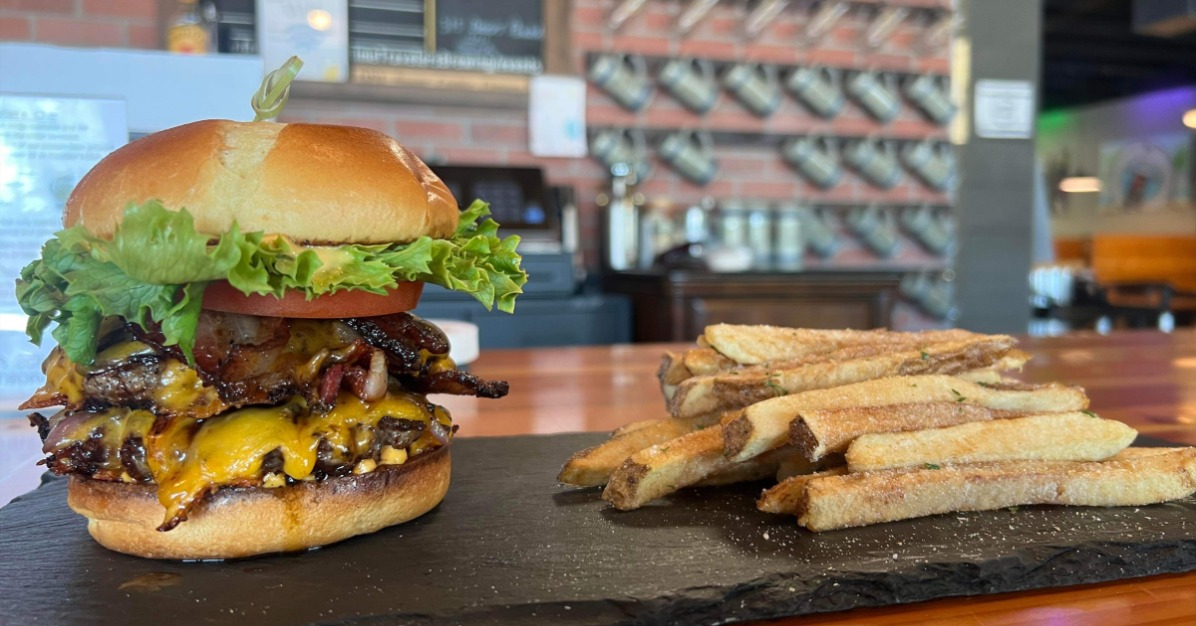 3 Fantastic Burger Joints in Estacada, Oregon | Mt. Hood Territory